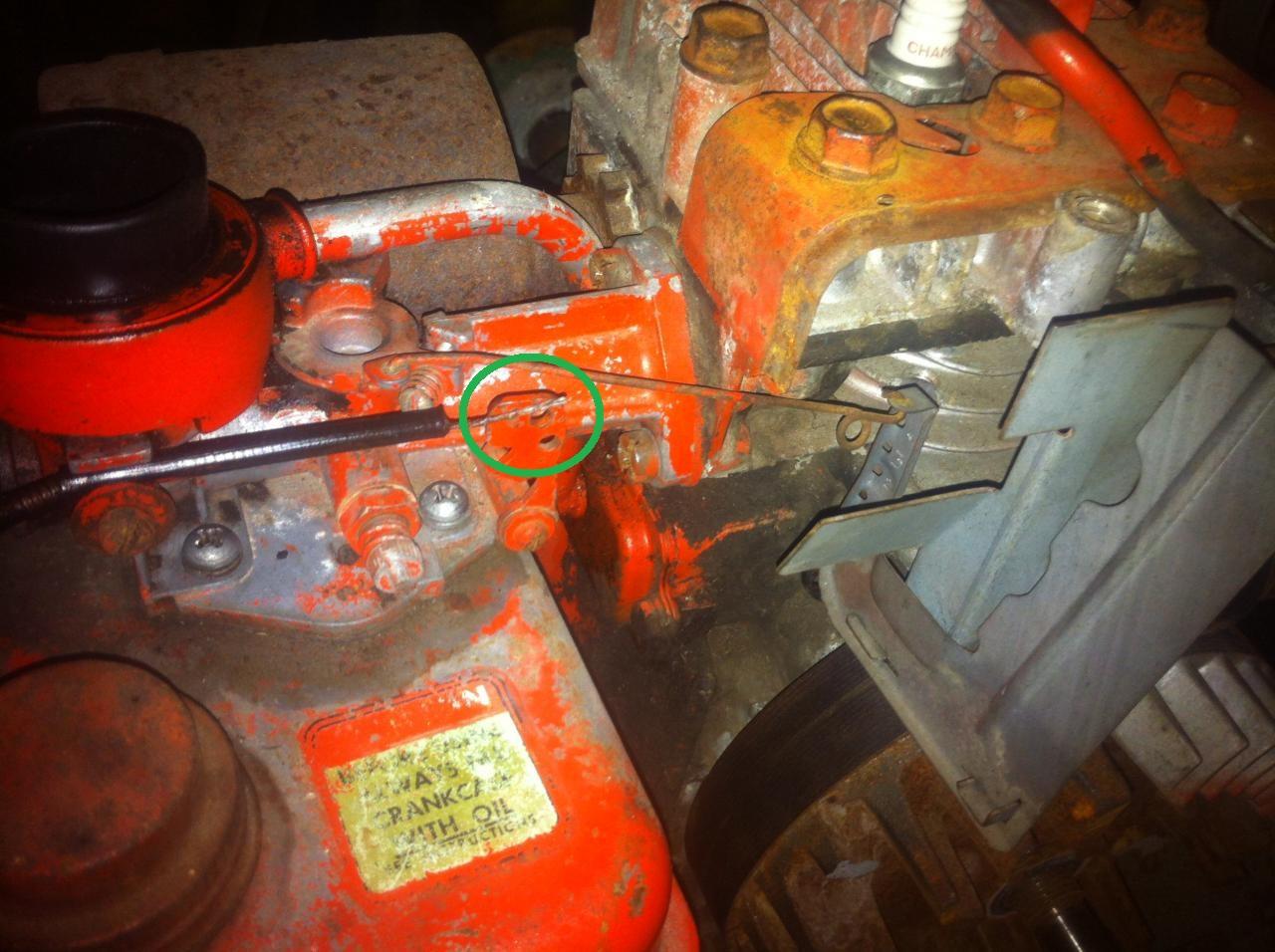 Briggs and Stratton throttle linkage - OutdoorKing Repair Forum